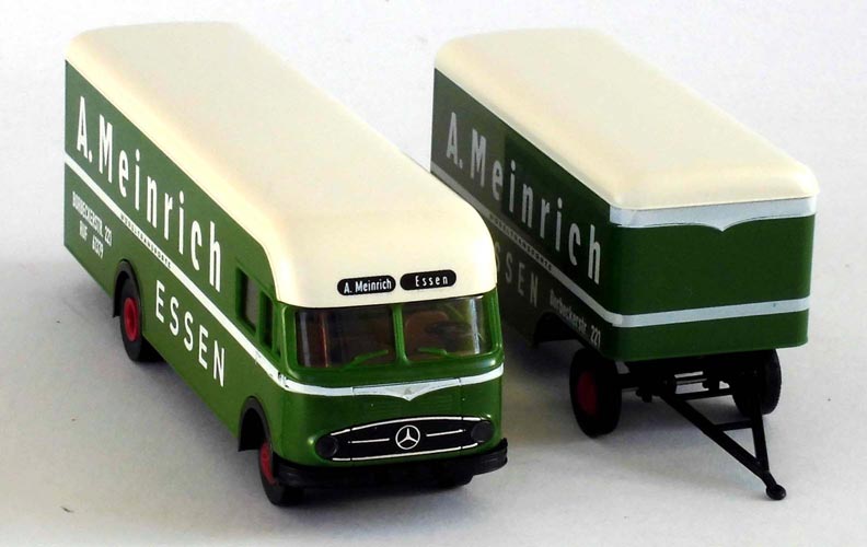 Brekina Modell-Lkw für Meinrich Umzüge, Essen