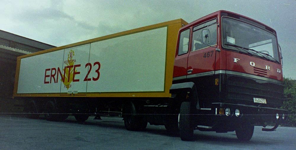 Lkw-Foto : Ford Transcontinental 4420 von Union-Transport, D - Düsseldorf